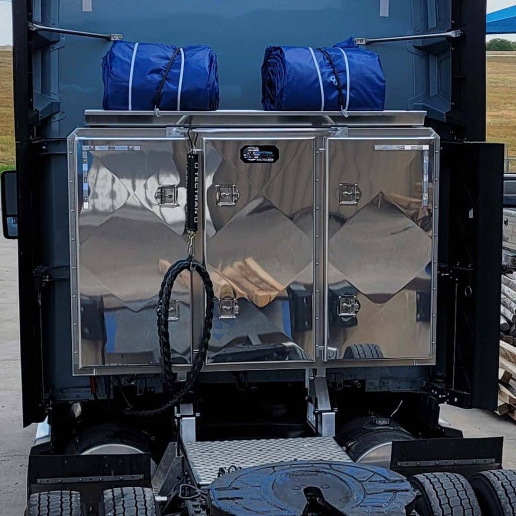 Vaulted Headache Rack 3 Door Mirror Finish with No Handles.